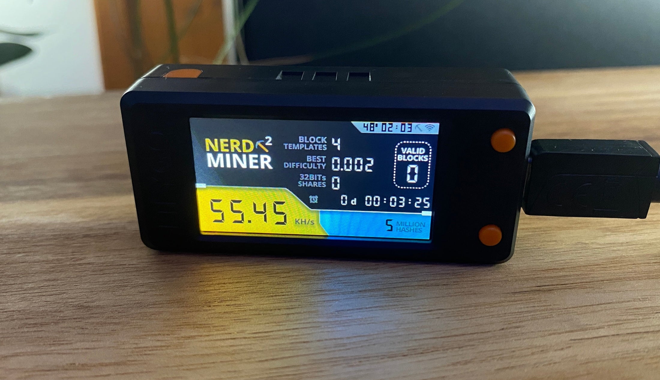 NerdMiner V2 - mit Gehäuse von Lilygo – Makerversum